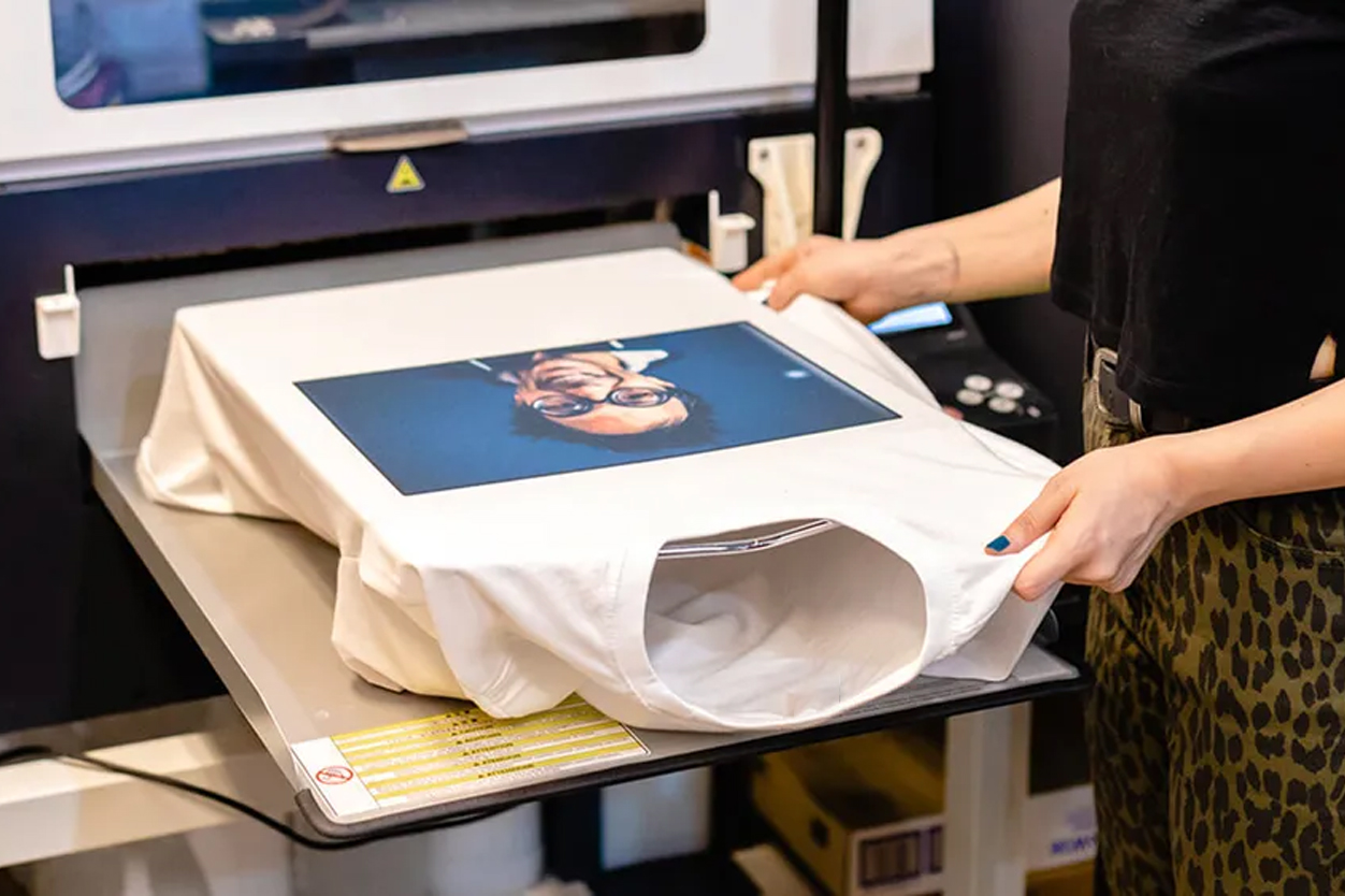 Sublimation Printing vs. Screen Printing: 14 Key Differences